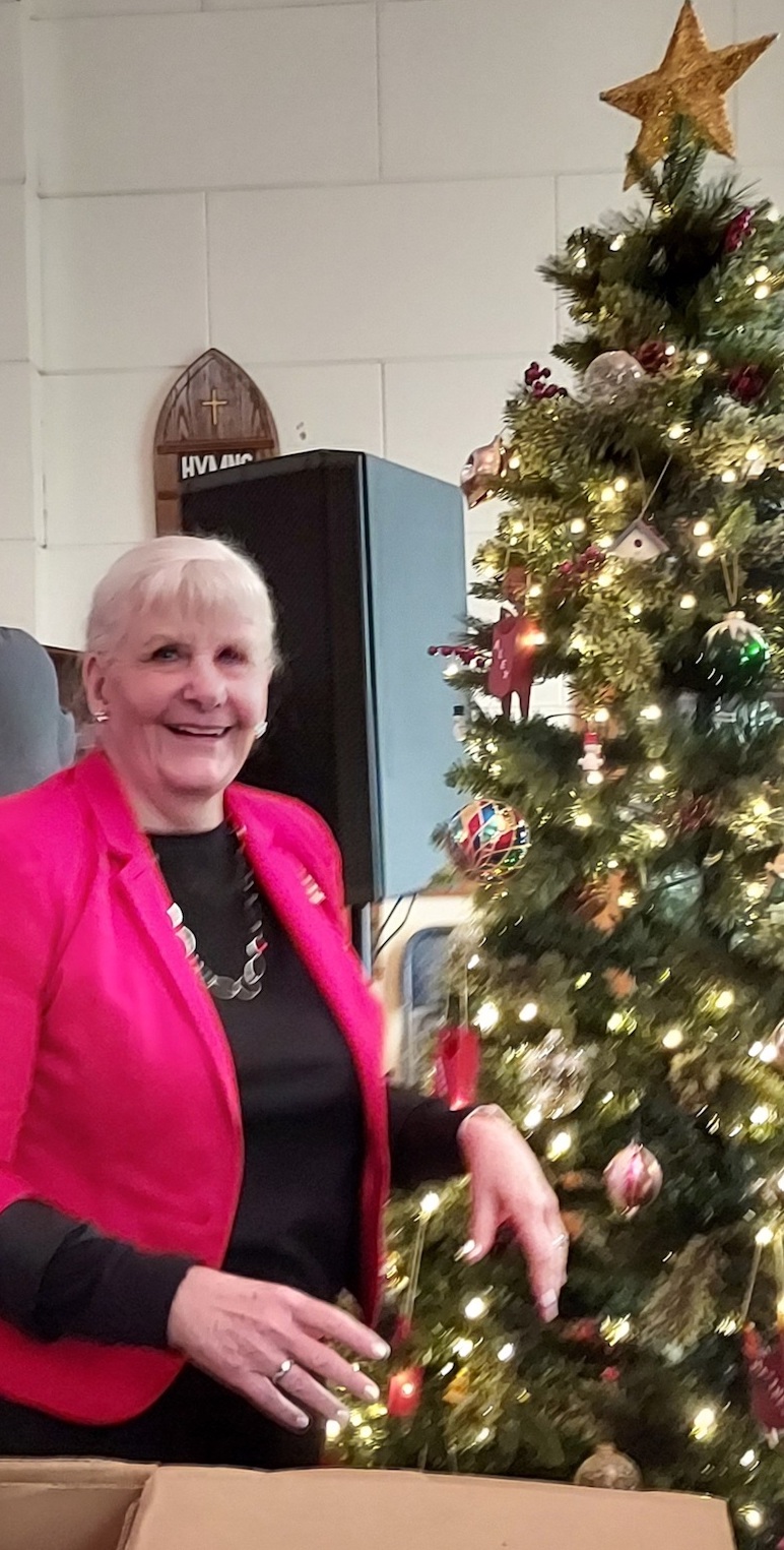 Decorating the Sanctuary for Advent Season 2023 | Ellsworth United ...